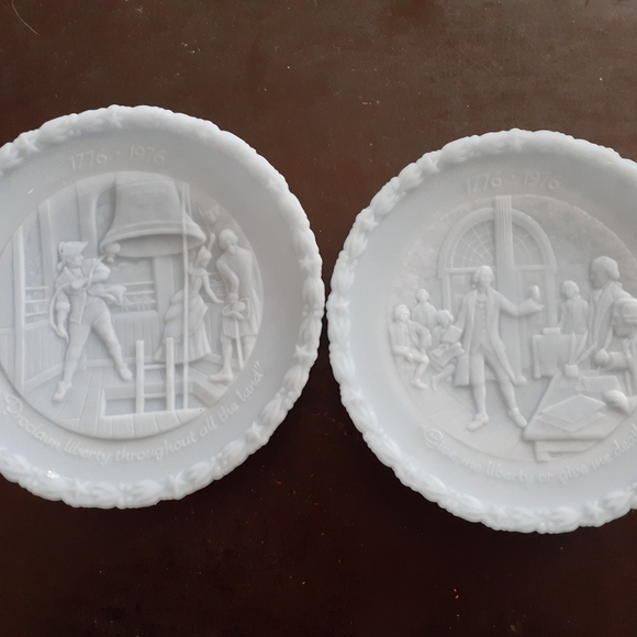 Fenton | Art | Gorgeous Vtg Circa 976 Pair Of Fenton Blue Satin Glass 8 ...